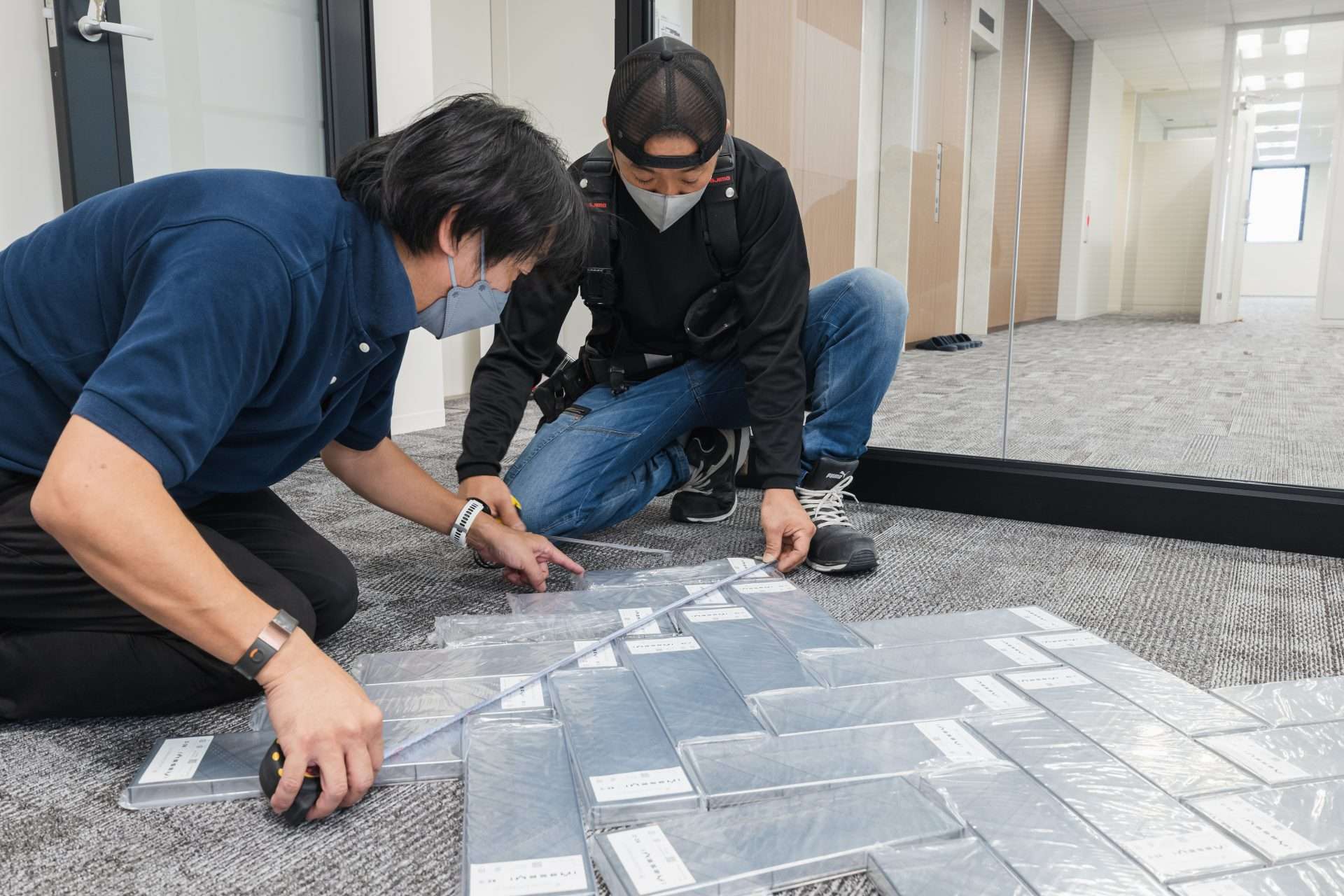 工事事例|ガラスに貼れる吸音材 iwasemi™ RC-α イワセミ